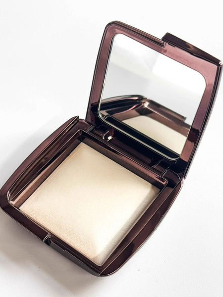 HOURGLASS Матово-сияющий компактный пудр Ethereal light Palette купить ...
