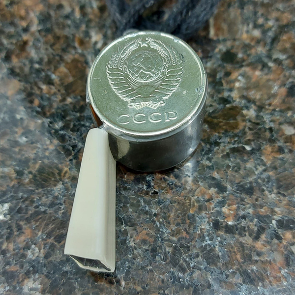 СВИСТОК сувенирный с монетой СССР 20 КОПЕЕК 1961 г. серебристый купить c доставкой на OZON по ...
