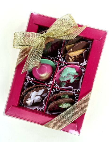 Шоколадные конфеты ручной работы "Новогодние" купить на OZON по низкой ...