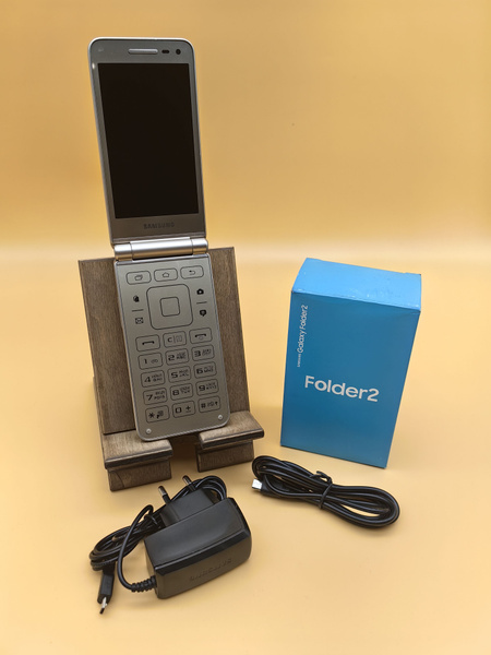 Кнопочный телефон раскладушка на Андроиде Samsung Galaxy Folder 2 ...