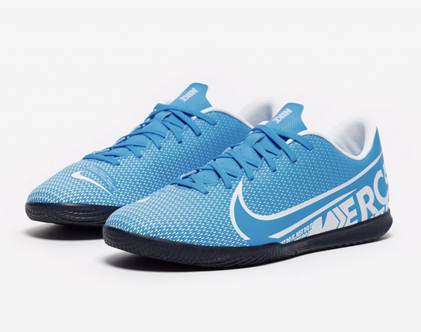 Бутсы для футзала Nike, 37,5, белый, голубой - купить по выгодной цене в интернет-магазине OZON ...