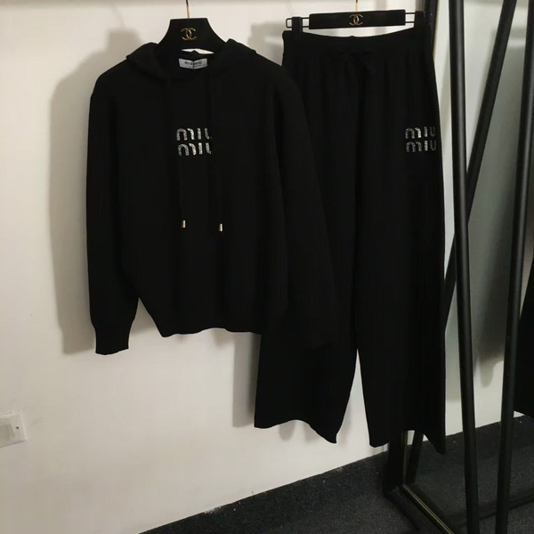 Комплект одежды Женский Miu Miu Повседневный черный размер 42 Полиэстер Фитнес Однотонный