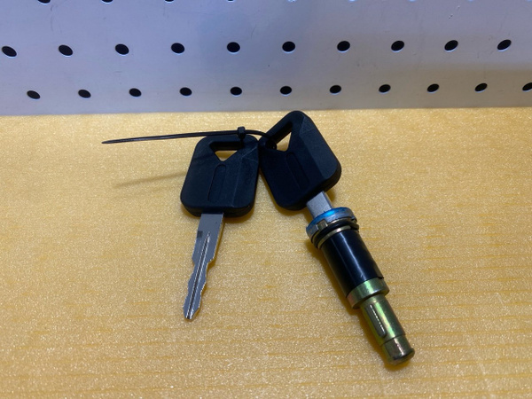 Личинка замка двери с 2 ключами Вольво ФШ ФМ (Volvo FH FM) купить на ...