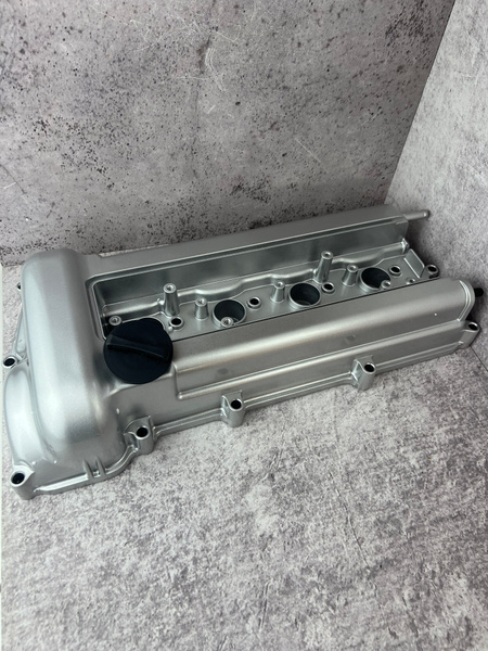 Клапанная крышка 224102b100. Алюминий. Прокладки в комплекте. Для ...