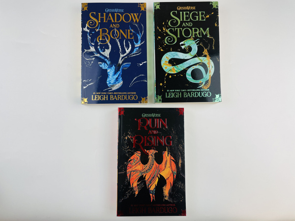 The Shadow and Bone Trilogy Boxed Set: Shadow and Bone, Siege and Storm, Ruin and Rising, полный ...