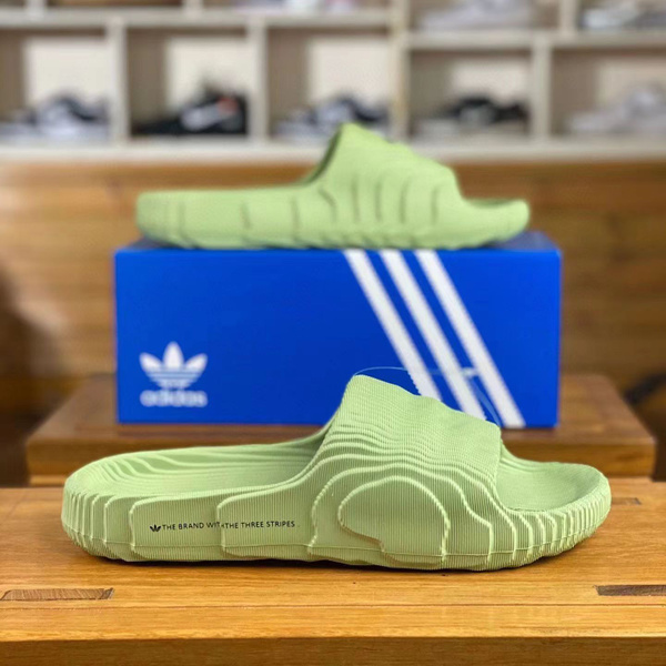 Тапочки adidas Originals - купить с доставкой по выгодным ценам в ...