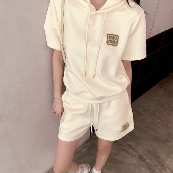 Комплект футболок Miu Miu размер 44 цвет белый конопля купить по выгодной цене в интернет