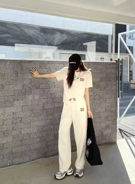 Комплект одежды Женский Miu Miu Повседневный брючный абрикосовый размер 1 Политекс Поролон