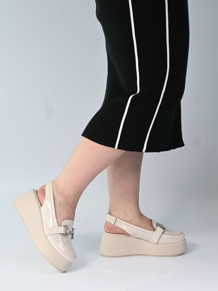 Босоножки Женский Ascalini Стандартный средний (до 9 см) Кожа натуральная лакированная, размер ...