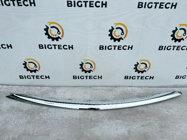 Молдинг переднего бампера центральный Mercedes Benz A2138857000 купить ...