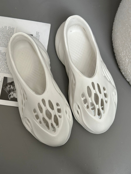 Сандалии YEEZY x Yeezy Slide - купить с доставкой по выгодным ценам в ...