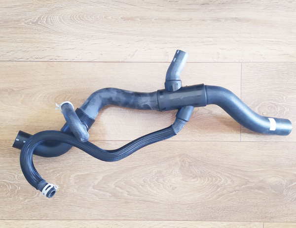 30723082 Volvo Шланг радиатора верхний - купить с доставкой по выгодным ...