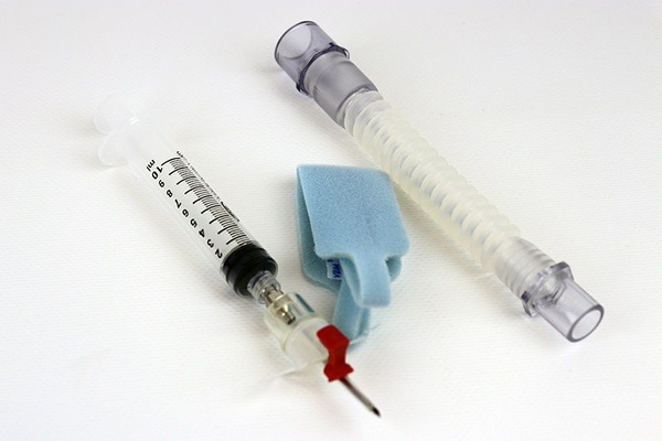 Набор для минитрахеостомии, крикотиреотомии детский Quicktrach I (для ...