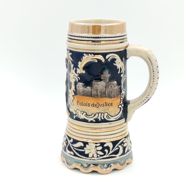 Кружка пивная, украшенная изображениями достопримечательностей Брюсселя, керамика, рельеф ...