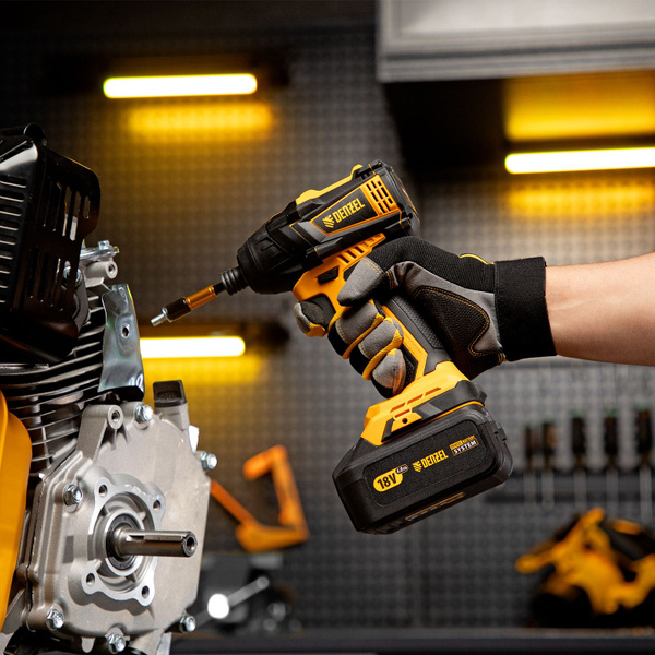 Винтоверт ударный аккумуляторный бесщет CID-IB-200-0, 18В Li-Ion Denzel ...