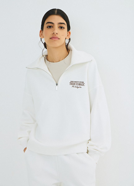 Толстовка Женский O'STIN белый Молния Трикотаж, размер 46 полуприлегающий Длинный Надписи Китай ...