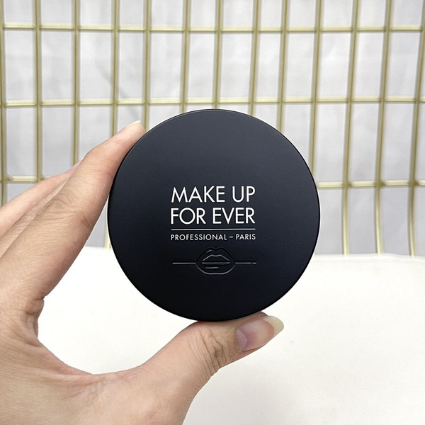 Mecca Floating Loose Powder 8,5 г, никаких следов! Никаких кучек пудры ...