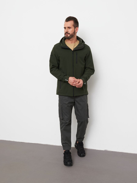 Куртка Мужской СПОРТИВНАЯ ИДЕЯ зеленый капюшон Softshell, размер 52 Демисезон прямой Россия ...