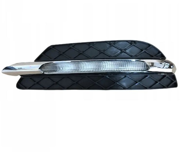 Решетка (заглушка) в бампер передний Mercedes C-Class (W204 ...