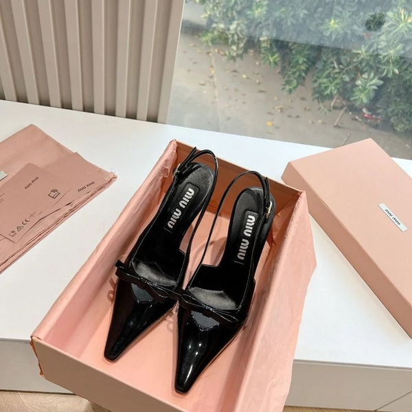 Сандалии Женский Miu Miu размер 36 Воловья кожа Закрытый нос На любой сезон Италия Без застёжки