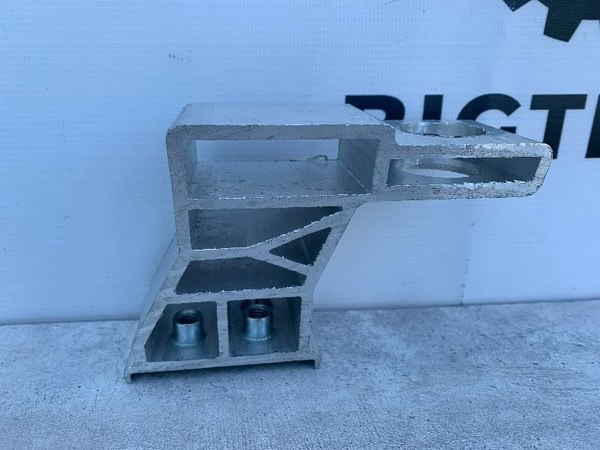 Кронштейн радиатора левый Mercedes Benz A2135010620 - BIGTECH арт ...