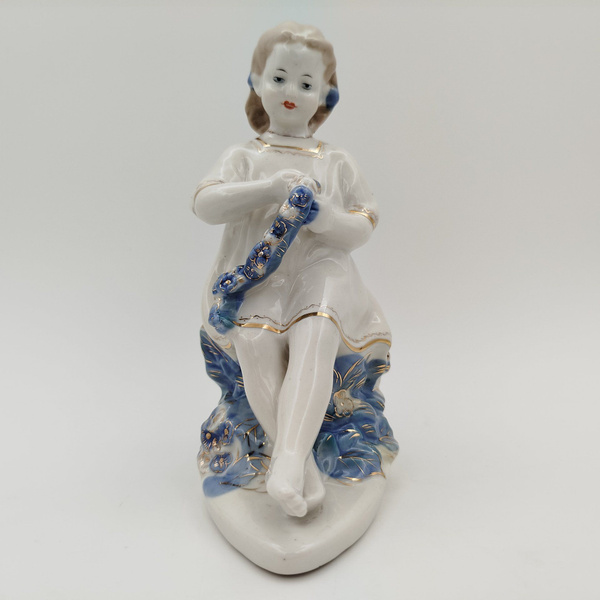 Статуэтка винтажная Девочка с венком, скульптор Т. Н. Сапожникова, фаянс, роспись, Турыгинский ...