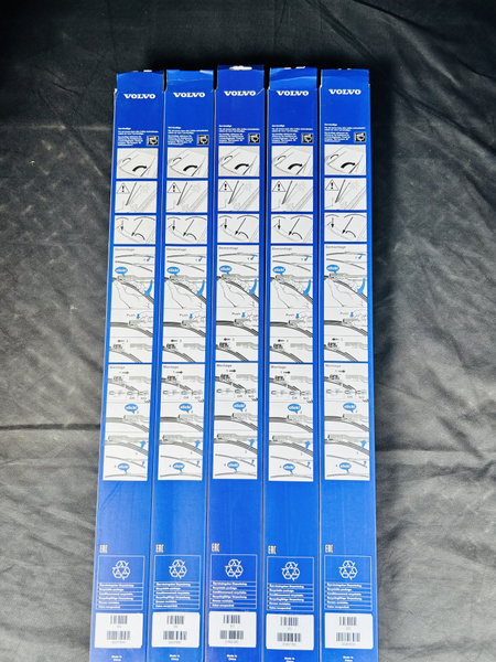 Комплект бескаркасных щеток стеклоочистителя Volvo 32237897, крепление ...