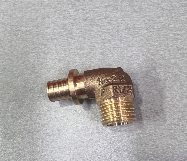 Угольник-переходник с наружной резьбой Rehau Rautitan 16-R 1/2" RX ...