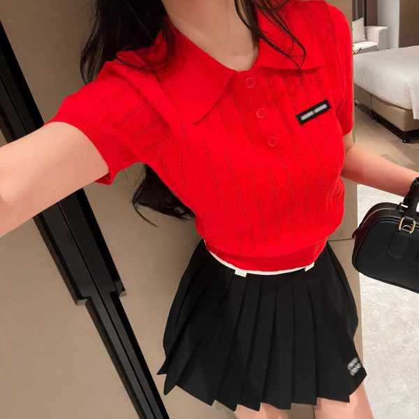 Поло Женский Miu Miu красный Короткий размер 44 Полиэстер Логотип облегающий Повседневный Китай