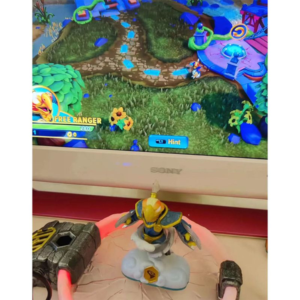 Skylanders Giants Lightcore Hex Character Chill Character Коллекционные ...