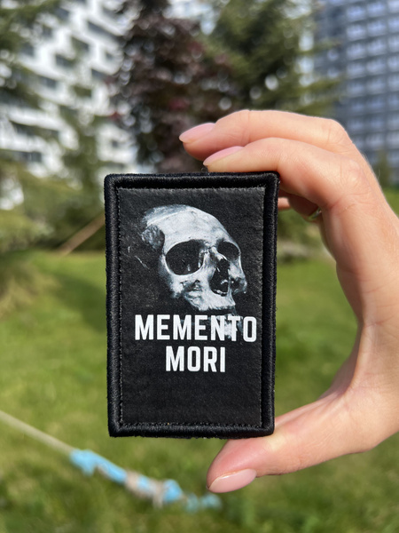 Шеврон на липучке/ Череп с надписью "MEMENTO MORI" - купить с доставкой ...