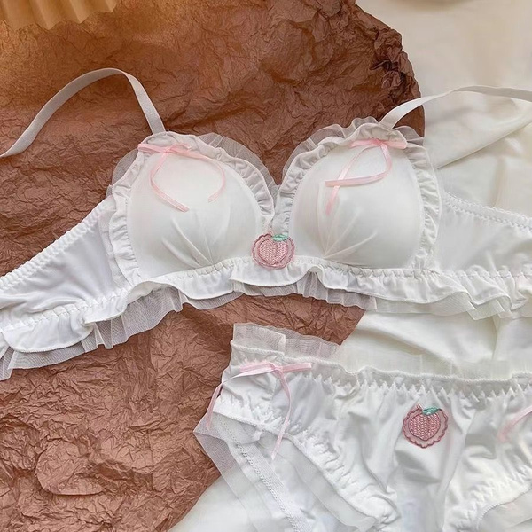 Комплект белья Женский белый, размер 70A, 70B купить c доставкой на OZON по низкой цене (2120043509)