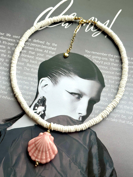 Чокер Seashell из бусин ракушечника и керамической подвески (фурнитура - позолота) купить на ...