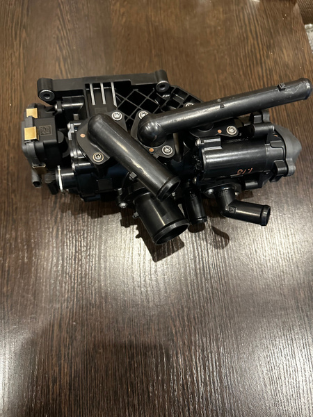 КОРПУС ТЕРМОСТАТА XT-5/ CADILLAC XT-6 Аналог 55516369 55516367 - SAIC ...