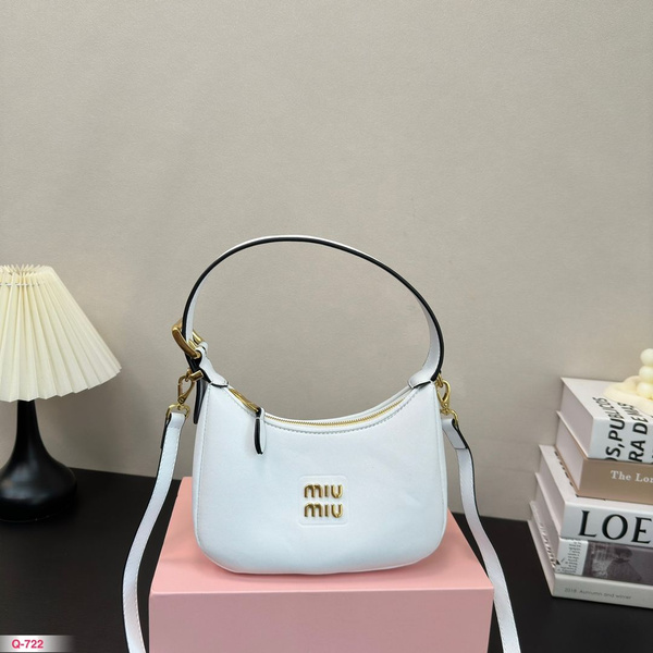 Miu Miu Сумка на плечо купить с доставкой по выгодным ценам в интернет магазине Ozon 1579002582