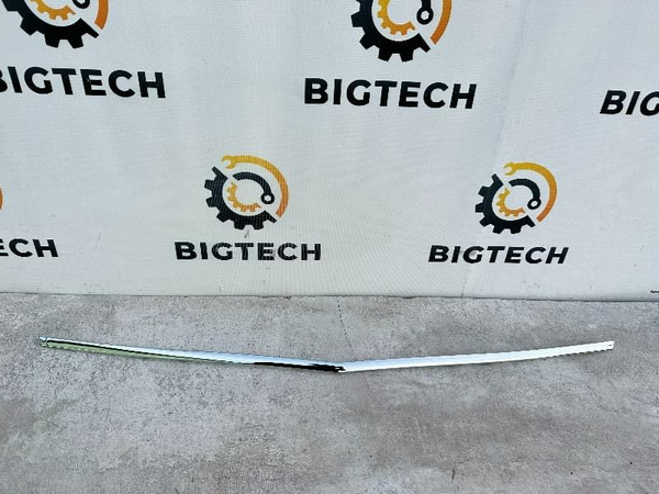 Молдинг переднего бампера центральный Mercedes Benz A2218850021 купить ...