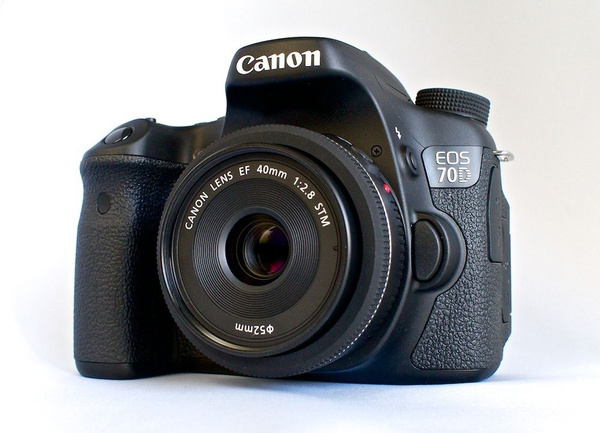 Компактный фотоаппарат Canon 70D kit 40mm STM, черный - купить по ...