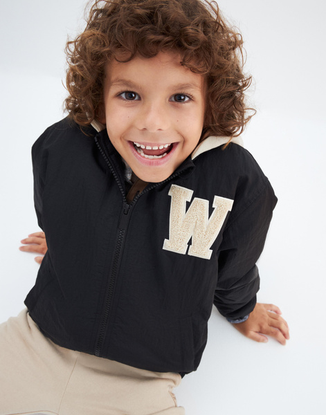 Куртка Мальчики Gloria Jeans Аппликация, Капюшон черный капюшон Нейлон, размер 98, 104 Длинный ...