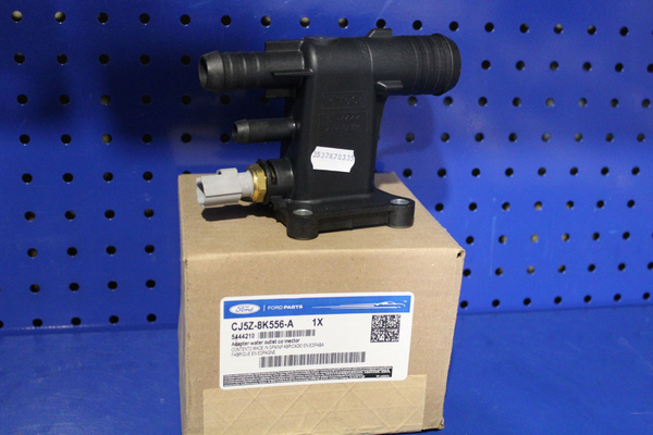 Коннектор патрубков системы охлаждения 2.0L Ecoboost Ford Volvo Land ...