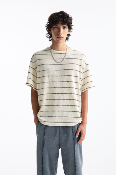 Поло Pull&Bear, размер 48, цвет белый, хлопок: 50 полиэстер: 48 акрил: 2 - купить по выгодной ...