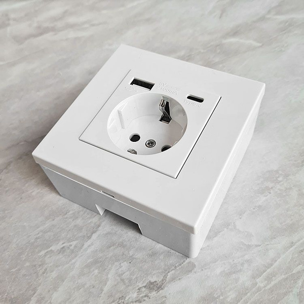 Розетка с портами USB и Type C для открытого или скрытого монтажа ...