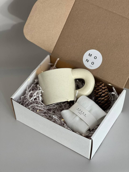 Подарочный набор для женщин МONObox / кружка носки гирлянда ...