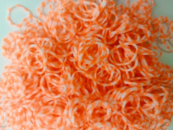 Резинки для плетения Loom Bands двухцветные 600шт купить на OZON по низкой цене (2071317858)