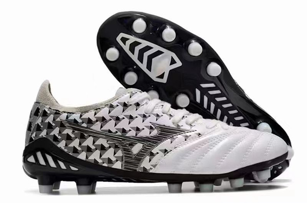 Сороконожки для футбола Mizuno, 38, белый, черный - купить по выгодной ...
