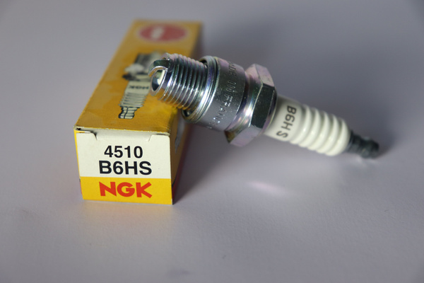 Свеча зажигания NGK B6HS арт. 4510 купить на OZON по низкой цене ...