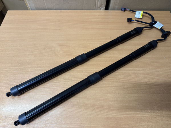 Комплект электропривод багажной двери Вольво ХС40 левый правый Volvo ...