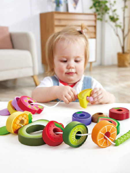 Шнуровка для малышей деревянная "Веселые гусеницы" HAPE, 15 предметов купить на OZON по низкой ...