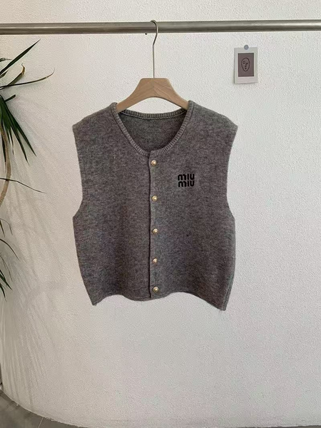 Майка Женский Miu Miu серый размер 46 Хлопок Повседневный Китай облегающий Надписи Логотип