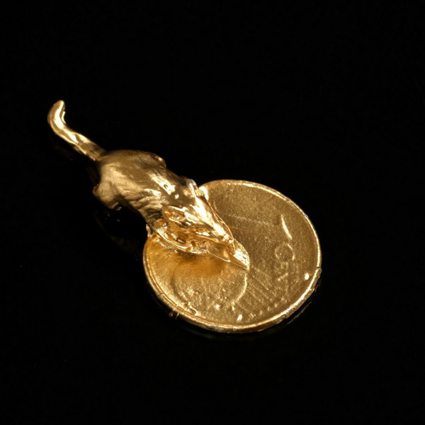 Сувенир "Золотая Мышка на монете", сувенир в кошелек для денег ,олово ...