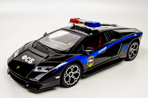 Масштабная модель Lamborghini Countach police 1:24 21 см купить на OZON ...